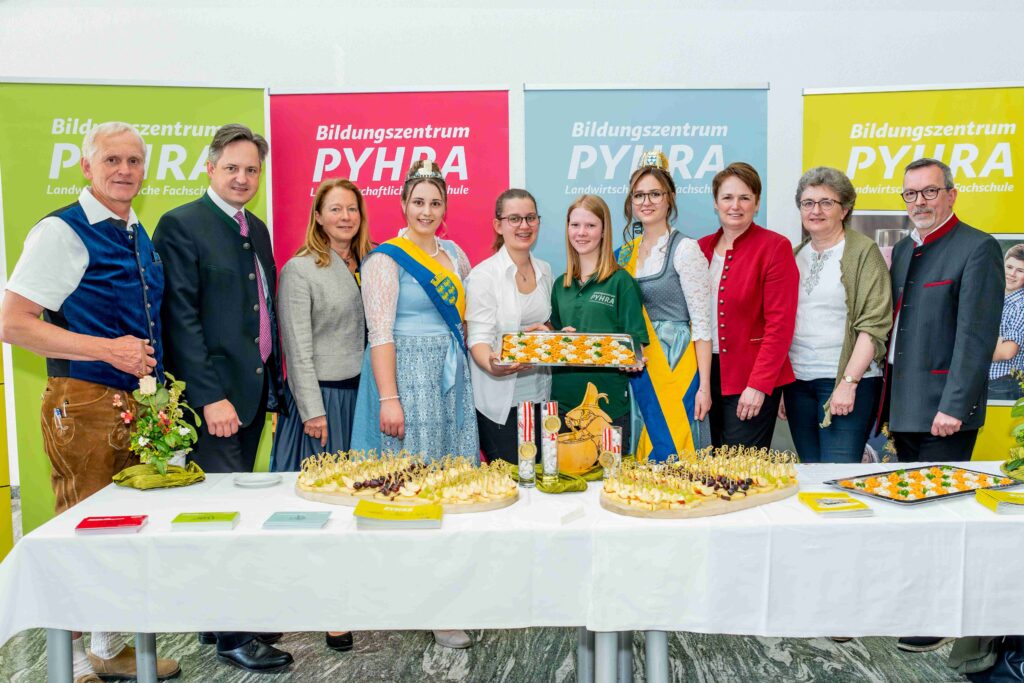 BZ Pyhra umrahmt die Krönung der neuen Milch-Hoheiten mit Musik und Käseköstlichkeiten! | LFS Pyhra